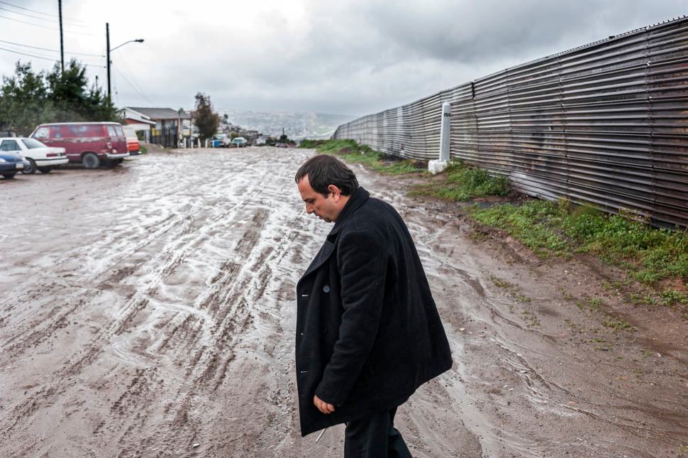 Teddy Cruz – LA FRONTERA: Artists along the U.S.- Mexico Border